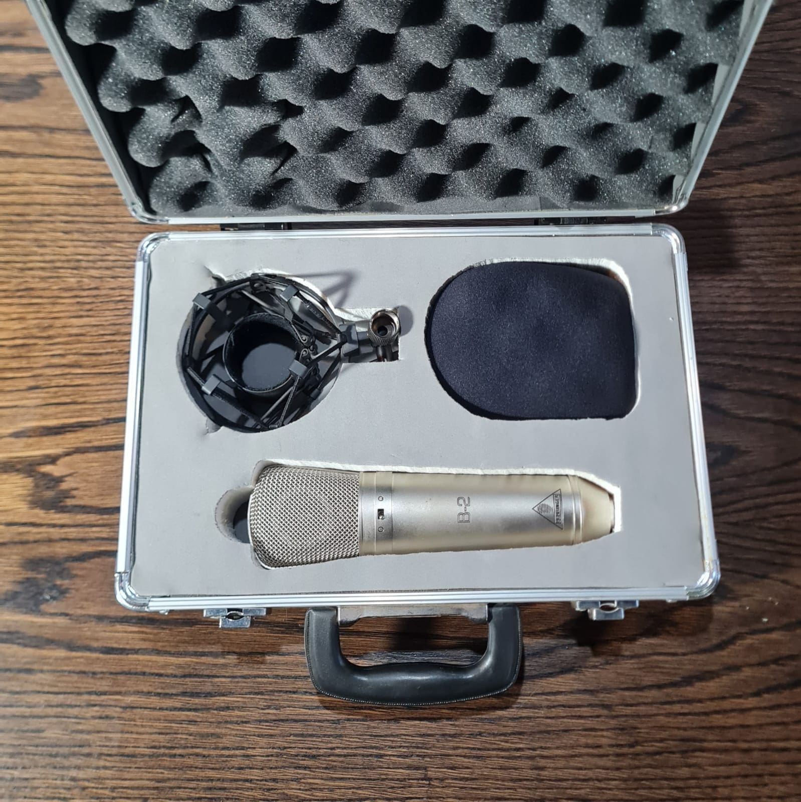 Behringer B-2 Condenser Microphone | We Buy Guitars