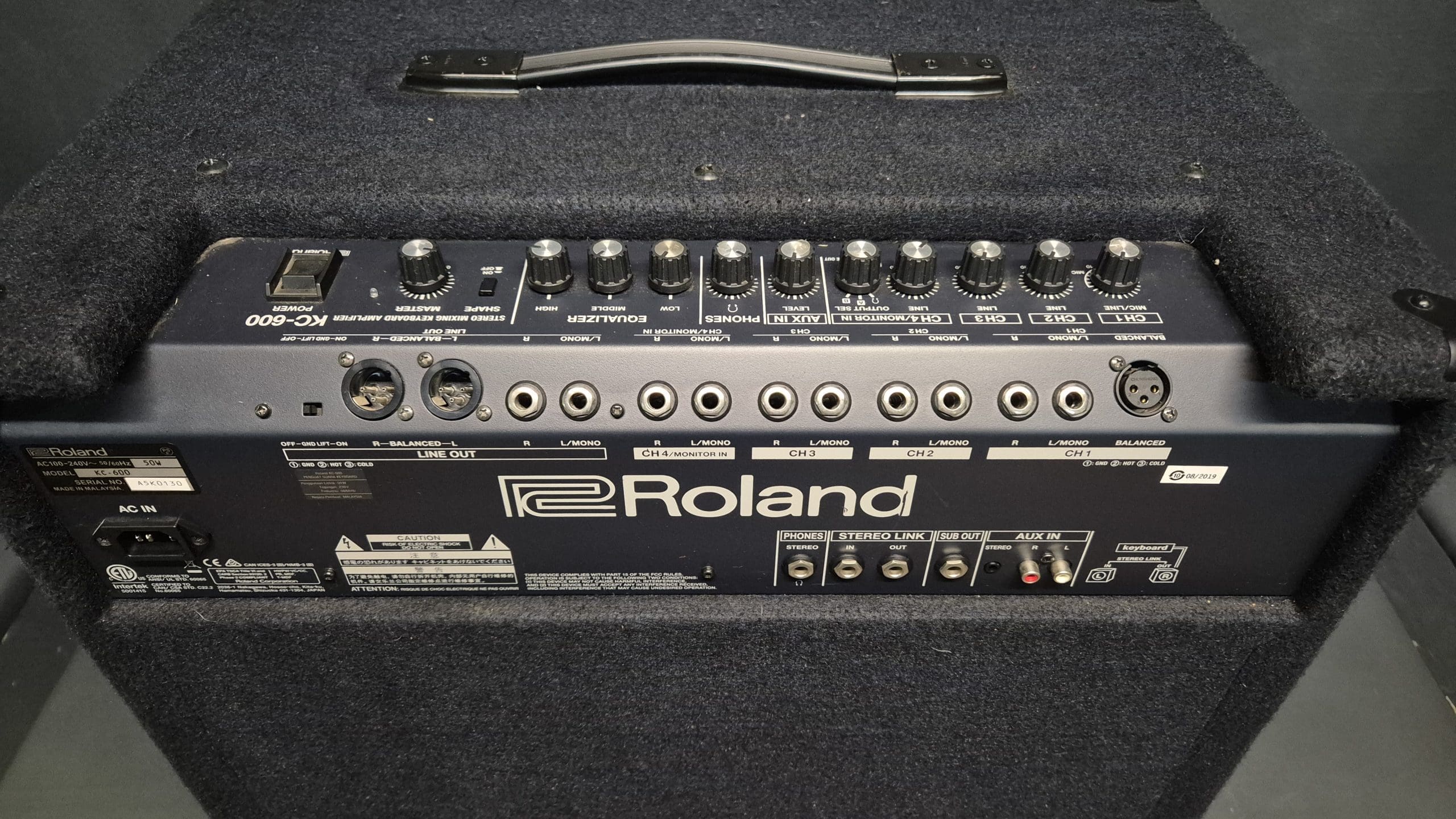 Roland KC-600 (200W) Keyboard / Piano Amplifier | We Buy Guitars